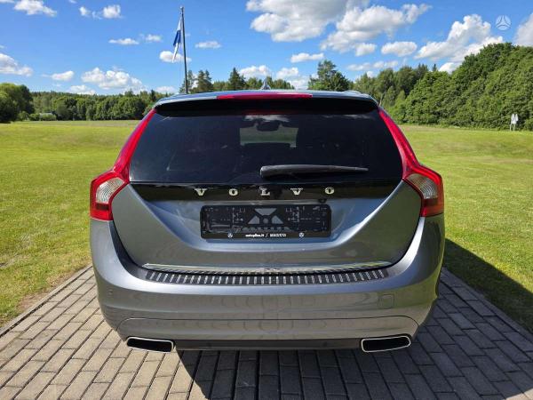 Серый Вольво B60 2015 в Тельшяй, объемом двигателя 2.40 л и пробегом 289 тыс. км за 8200 €, фото 6 на AUTOMOTO.COM.LV