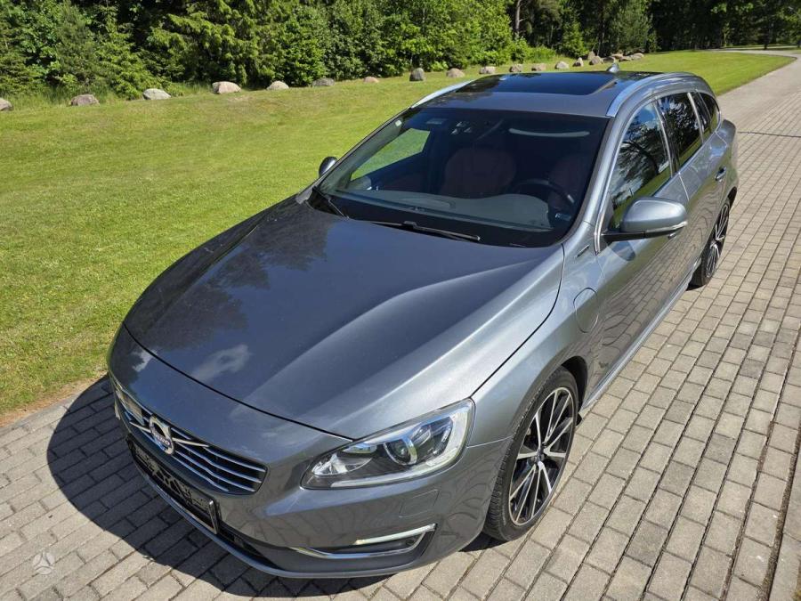 Серый Вольво B60 2015 в Тельшяй, объемом двигателя 2.40 л и пробегом 289 тыс. км за 8200 €, фото 15 на AUTOMOTO.COM.LV