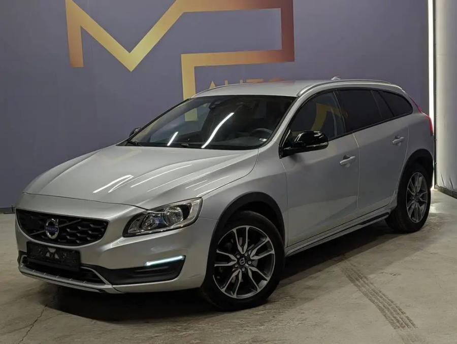 Pelēks Volvo V60 2016 Jūrmala, ar dzinēja tilpumu 2.00 L un nobraukumu 186 tūkst. km par 11950 €, foto 4 vietnē AUTOMOTO.COM.LV