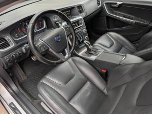 Pelēks Volvo V60 2016 Jūrmala, ar dzinēja tilpumu 2.00 L un nobraukumu 186 tūkst. km par 11950 €, foto 15 vietnē AUTOMOTO.COM.LV