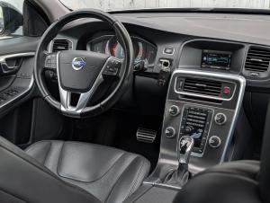 Pelēks Volvo V60 2016 Jūrmala, ar dzinēja tilpumu 2.00 L un nobraukumu 186 tūkst. km par 11950 €, foto 26 vietnē AUTOMOTO.COM.LV