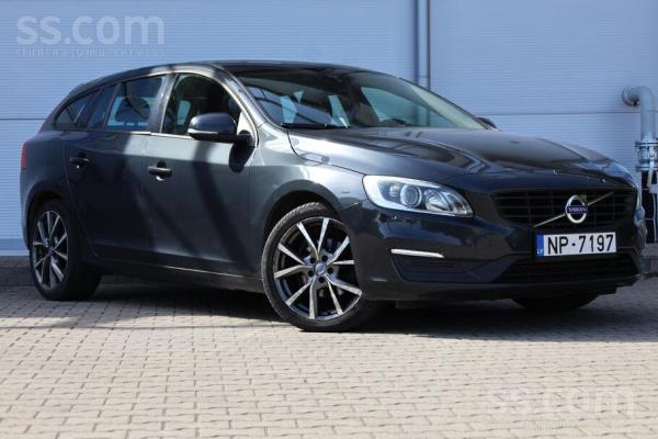 Pelēks Volvo V60 2016 Rīga, ar dzinēja tilpumu 2.00 L un nobraukumu 378 tūkst. km par 5495 €, foto 3 vietnē AUTOMOTO.COM.LV