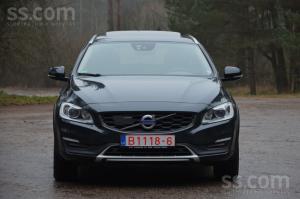 Pelēks Volvo V60 2017 Rīga, ar dzinēja tilpumu 2.40 L un nobraukumu 196 tūkst. km par 13990 €, foto 2 vietnē AUTOMOTO.COM.LV