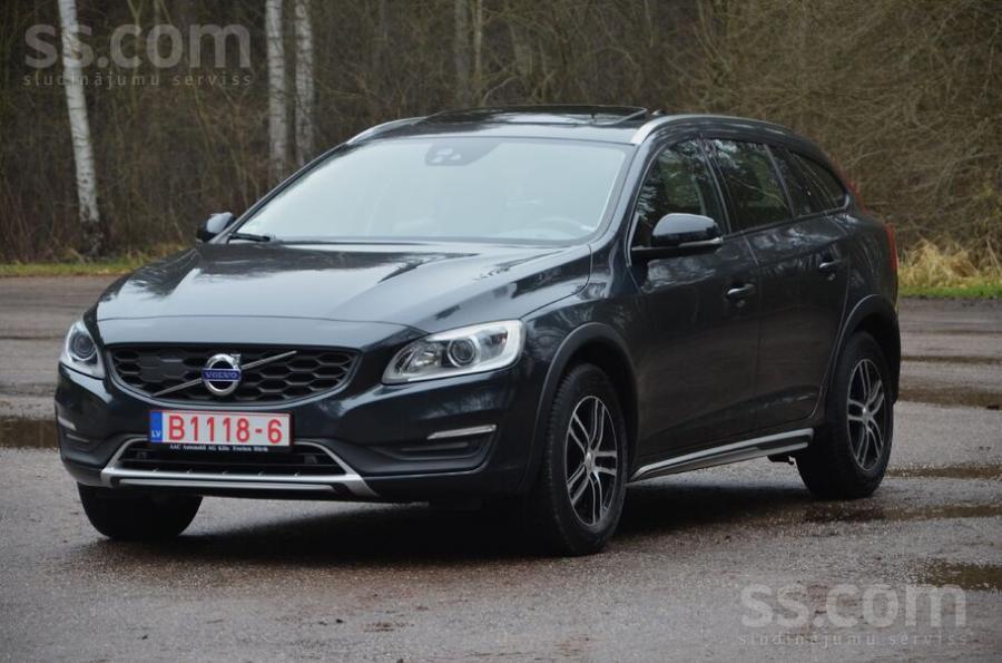 Pelēks Volvo V60 2017 Rīga, ar dzinēja tilpumu 2.40 L un nobraukumu 196 tūkst. km par 13990 €, foto 5 vietnē AUTOMOTO.COM.LV