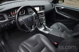 Pelēks Volvo V60 2017 Rīga, ar dzinēja tilpumu 2.40 L un nobraukumu 196 tūkst. km par 13990 €, foto 12 vietnē AUTOMOTO.COM.LV