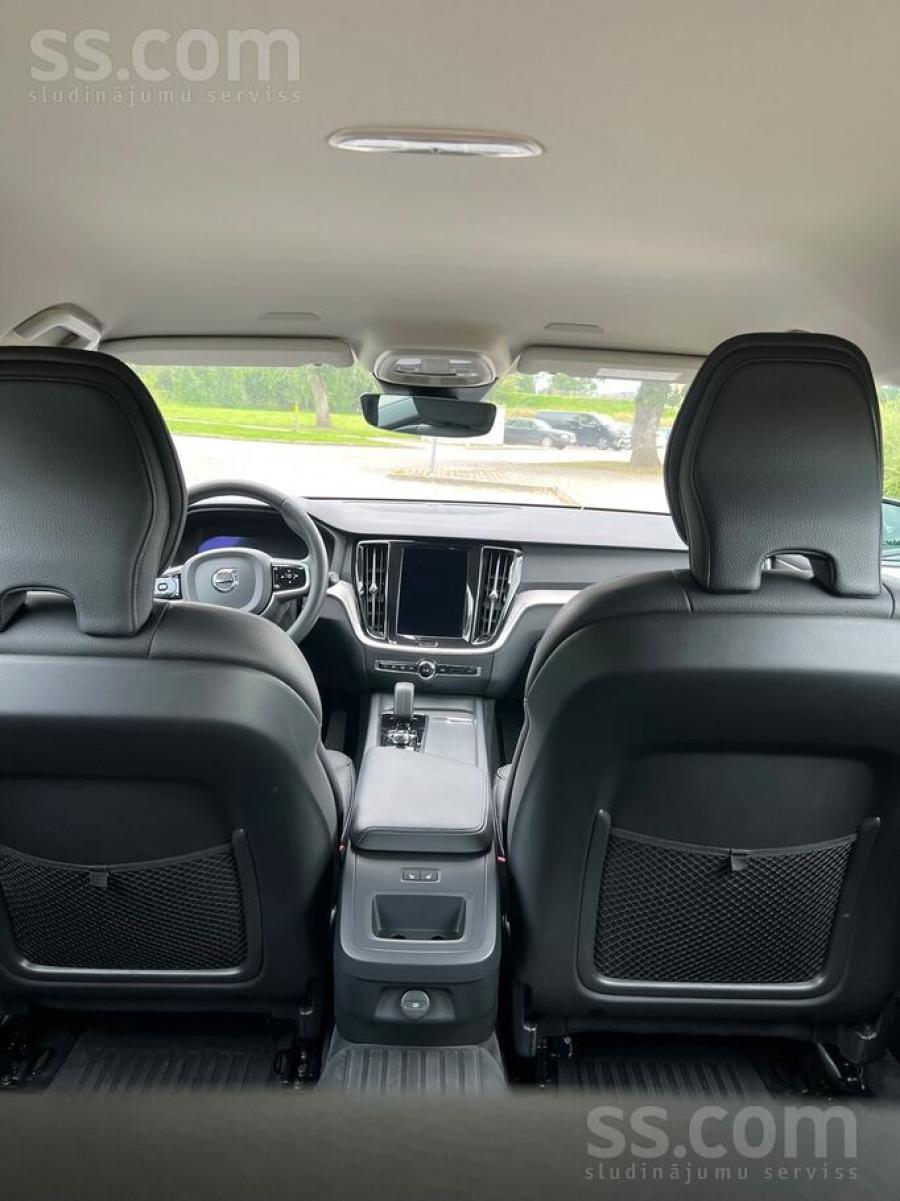 Pelēks Volvo V60 2024 Talsi, ar dzinēja tilpumu 2.00 L un nobraukumu 67 tūkst. km par 39900 €, foto 8 vietnē AUTOMOTO.COM.LV