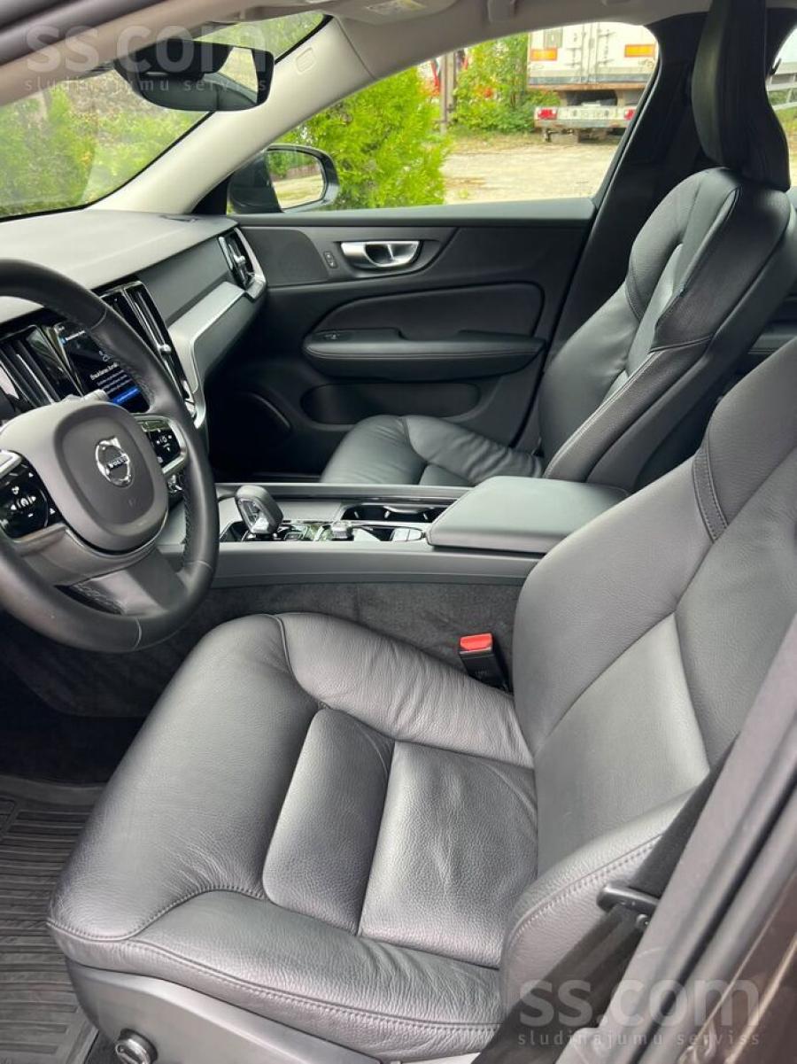 Pelēks Volvo V60 2024 Talsi, ar dzinēja tilpumu 2.00 L un nobraukumu 67 tūkst. km par 39900 €, foto 9 vietnē AUTOMOTO.COM.LV