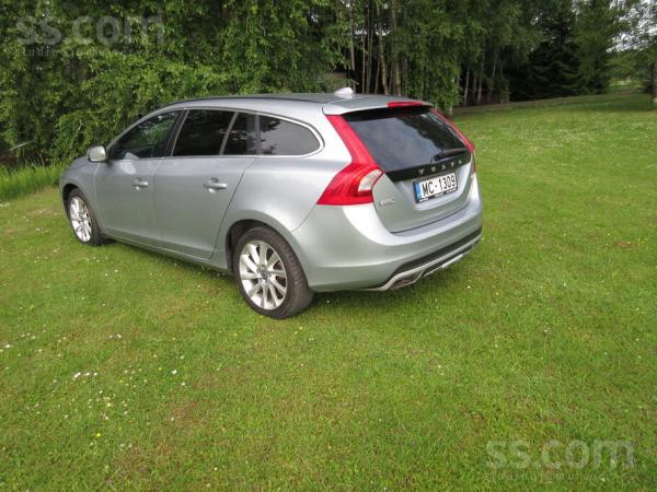 Pelēks Volvo V60 2015 Ogre, ar dzinēja tilpumu 2.00 L un nobraukumu 159 tūkst. km par 5300 €, foto 6 vietnē AUTOMOTO.COM.LV