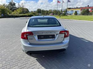 Pelēks Volvo V60 2011 Telšiai, ar dzinēja tilpumu 2.00 L un nobraukumu 257 tūkst. km par 3999 €, foto 6 vietnē AUTOMOTO.COM.LV