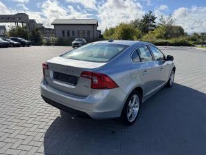 Pelēks Volvo V60 2011 Telšiai, ar dzinēja tilpumu 2.00 L un nobraukumu 257 tūkst. km par 3999 €, foto 7 vietnē AUTOMOTO.COM.LV