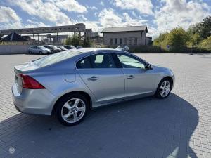 Pelēks Volvo V60 2011 Telšiai, ar dzinēja tilpumu 2.00 L un nobraukumu 257 tūkst. km par 3999 €, foto 8 vietnē AUTOMOTO.COM.LV