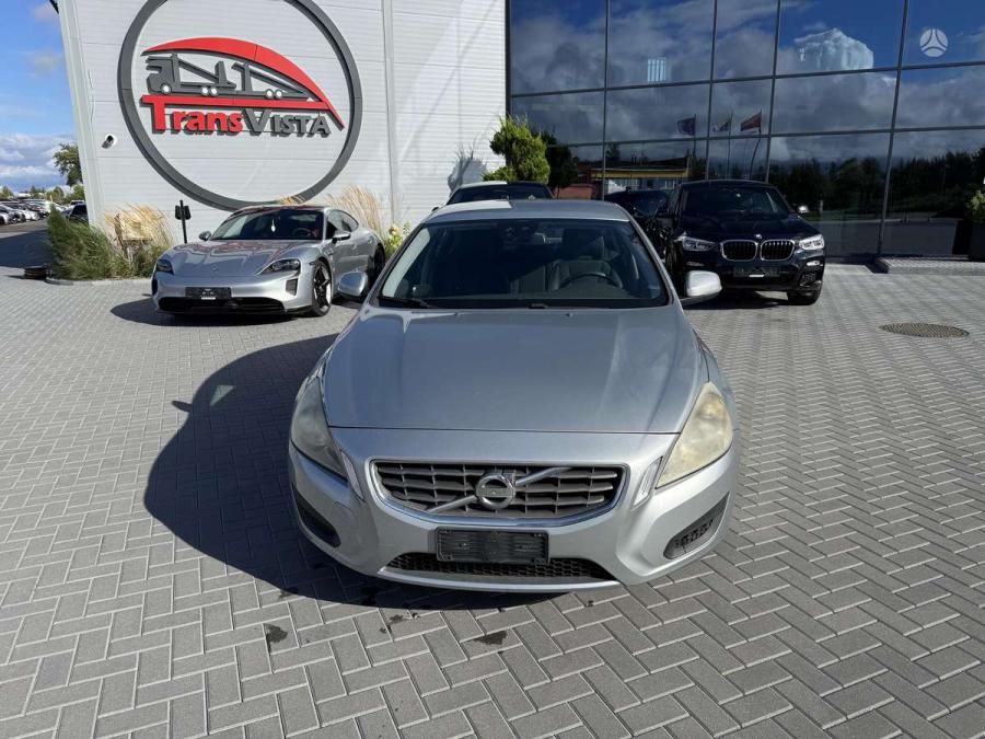 Pelēks Volvo V60 2011 Telšiai, ar dzinēja tilpumu 2.00 L un nobraukumu 257 tūkst. km par 3999 €, foto 11 vietnē AUTOMOTO.COM.LV