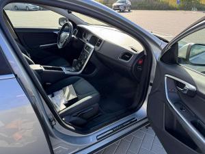Pelēks Volvo V60 2011 Telšiai, ar dzinēja tilpumu 2.00 L un nobraukumu 257 tūkst. km par 3999 €, foto 15 vietnē AUTOMOTO.COM.LV