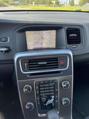 Pelēks Volvo V60 2011 Telšiai, ar dzinēja tilpumu 2.00 L un nobraukumu 257 tūkst. km par 3999 €, foto 19 vietnē AUTOMOTO.COM.LV