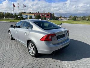 Pelēks Volvo V60 2011 Telšiai, ar dzinēja tilpumu 2.00 L un nobraukumu 257 tūkst. km par 3999 €, foto 5 vietnē AUTOMOTO.COM.LV