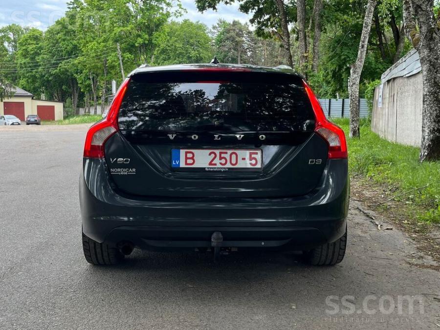Grey Volvo V60 2010 in Riga, with an engine capacity of 2.00 L and mileage of 0 thousand km for 4199 €, photo 5 on AUTOMOTO.COM.LV