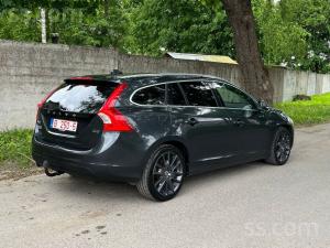 Grey Volvo V60 2010 in Riga, with an engine capacity of 2.00 L and mileage of 0 thousand km for 4199 €, photo 6 on AUTOMOTO.COM.LV