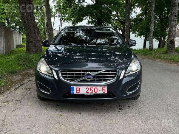 Серый Вольво B60 2010 в Рига, объемом двигателя 2.00 л и пробегом 0 тыс. км за 4199 €, фото 8 на AUTOMOTO.COM.LV