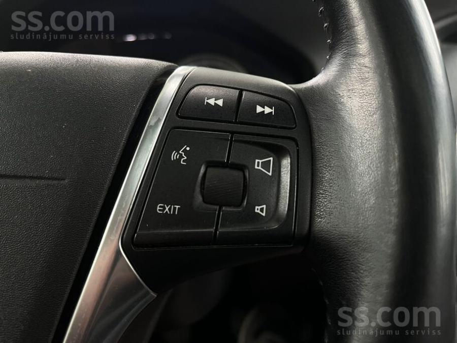 Grey Volvo V60 2010 in Riga, with an engine capacity of 2.00 L and mileage of 0 thousand km for 4199 €, photo 14 on AUTOMOTO.COM.LV
