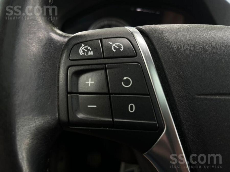 Grey Volvo V60 2010 in Riga, with an engine capacity of 2.00 L and mileage of 0 thousand km for 4199 €, photo 16 on AUTOMOTO.COM.LV