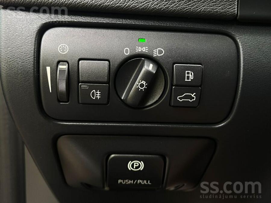 Grey Volvo V60 2010 in Riga, with an engine capacity of 2.00 L and mileage of 0 thousand km for 4199 €, photo 17 on AUTOMOTO.COM.LV