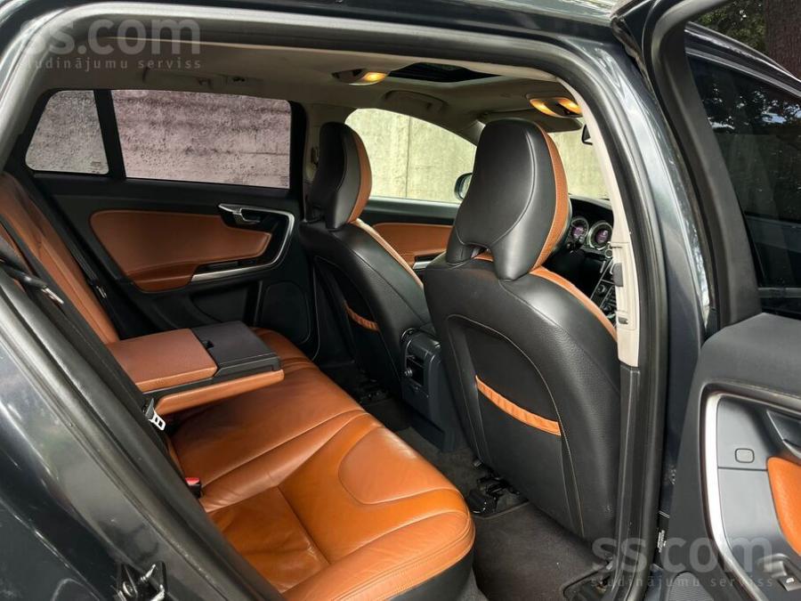 Grey Volvo V60 2010 in Riga, with an engine capacity of 2.00 L and mileage of 0 thousand km for 4199 €, photo 23 on AUTOMOTO.COM.LV