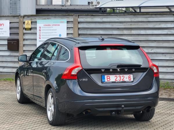 Grey Volvo V60 2010 in Riga, with an engine capacity of 2.00 L and mileage of 252 thousand km for 6490 €, photo 9 on AUTOMOTO.COM.LV