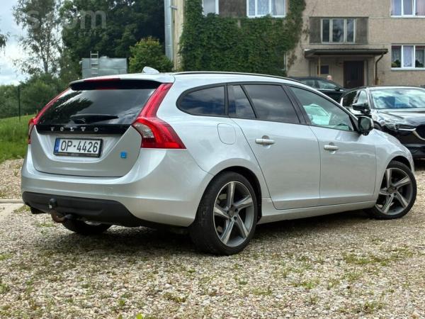 Pelēks Volvo V60 2010 Kuldīga, ar dzinēja tilpumu 2.00 L un nobraukumu 302 tūkst. km par 6390 €, foto 3 vietnē AUTOMOTO.COM.LV