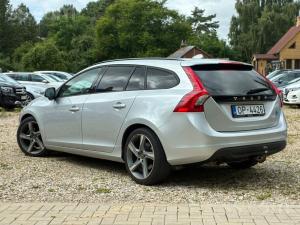 Grey Volvo V60 2010 in Kuldiga, with an engine capacity of 2.00 L and mileage of 302 thousand km for 6390 €, photo 5 on AUTOMOTO.COM.LV
