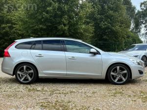 Grey Volvo V60 2010 in Kuldiga, with an engine capacity of 2.00 L and mileage of 302 thousand km for 6390 €, photo 6 on AUTOMOTO.COM.LV