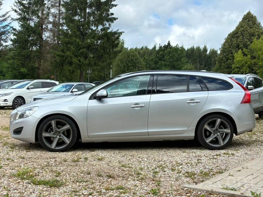 Grey Volvo V60 2010 in Kuldiga, with an engine capacity of 2.00 L and mileage of 302 thousand km for 6390 €, photo 7 on AUTOMOTO.COM.LV