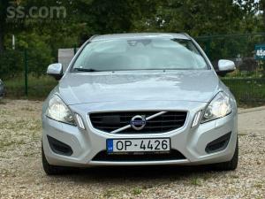 Grey Volvo V60 2010 in Kuldiga, with an engine capacity of 2.00 L and mileage of 302 thousand km for 6390 €, photo 8 on AUTOMOTO.COM.LV