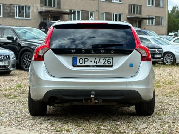 Pelēks Volvo V60 2010 Kuldīga, ar dzinēja tilpumu 2.00 L un nobraukumu 302 tūkst. km par 6390 €, foto 8 vietnē AUTOMOTO.COM.LV