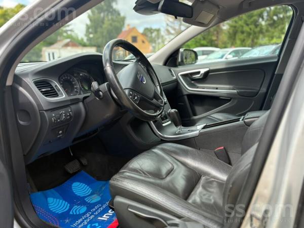 Pelēks Volvo V60 2010 Kuldīga, ar dzinēja tilpumu 2.00 L un nobraukumu 302 tūkst. km par 6390 €, foto 9 vietnē AUTOMOTO.COM.LV