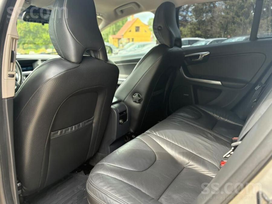 Grey Volvo V60 2010 in Kuldiga, with an engine capacity of 2.00 L and mileage of 302 thousand km for 6390 €, photo 11 on AUTOMOTO.COM.LV