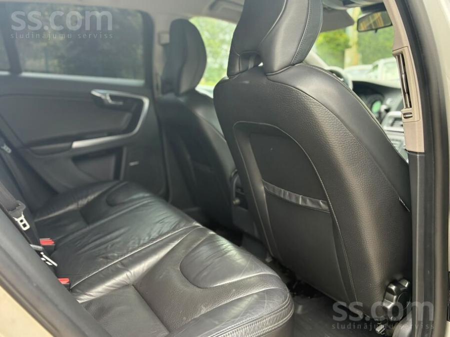 Grey Volvo V60 2010 in Kuldiga, with an engine capacity of 2.00 L and mileage of 302 thousand km for 6390 €, photo 13 on AUTOMOTO.COM.LV