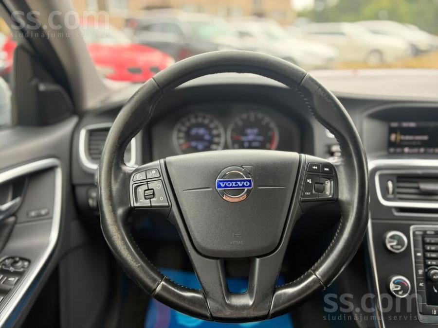 Grey Volvo V60 2010 in Kuldiga, with an engine capacity of 2.00 L and mileage of 302 thousand km for 6390 €, photo 16 on AUTOMOTO.COM.LV
