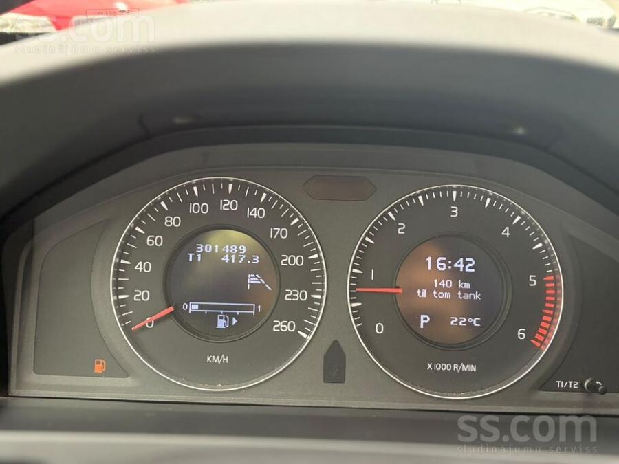 Grey Volvo V60 2010 in Kuldiga, with an engine capacity of 2.00 L and mileage of 302 thousand km for 6390 €, photo 17 on AUTOMOTO.COM.LV