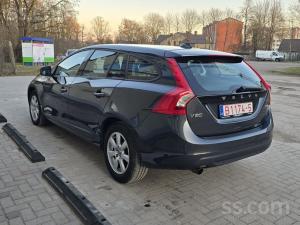 Grey Volvo V60 2011 in Kuldiga, with an engine capacity of 1.60 L and mileage of 245 thousand km for 13000 €, photo 4 on AUTOMOTO.COM.LV