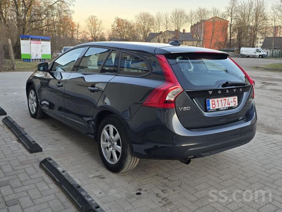 Grey Volvo V60 2011 in Kuldiga, with an engine capacity of 1.60 L and mileage of 245 thousand km for 13000 €, photo 4 on AUTOMOTO.COM.LV