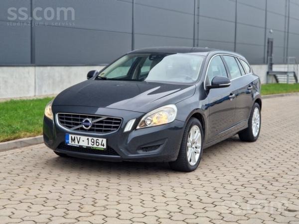 Grey Volvo V60 2011 in Riga, with an engine capacity of 2.00 L and mileage of 250 thousand km for 4990 €, photo 2 on AUTOMOTO.COM.LV