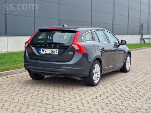 Grey Volvo V60 2011 in Riga, with an engine capacity of 2.00 L and mileage of 250 thousand km for 4990 €, photo 6 on AUTOMOTO.COM.LV