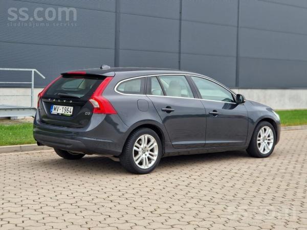 Grey Volvo V60 2011 in Riga, with an engine capacity of 2.00 L and mileage of 250 thousand km for 4990 €, photo 8 on AUTOMOTO.COM.LV