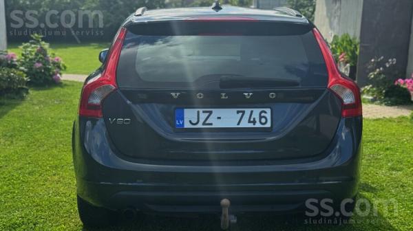 Grey Volvo V60 2011 in Riga, with an engine capacity of 1.60 L and mileage of 350 thousand km for 3700 €, photo 2 on AUTOMOTO.COM.LV