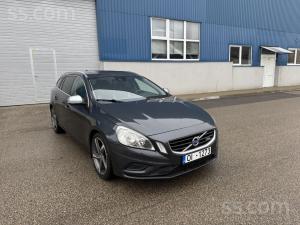 Grey Volvo V60 2011 in Rezekne, with an engine capacity of 2.00 L and mileage of 290 thousand km for 6500 €, photo 4 on AUTOMOTO.COM.LV