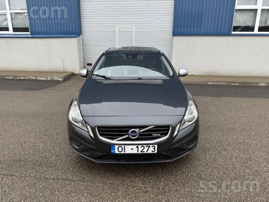 Grey Volvo V60 2011 in Rezekne, with an engine capacity of 2.00 L and mileage of 290 thousand km for 6500 €, photo 5 on AUTOMOTO.COM.LV