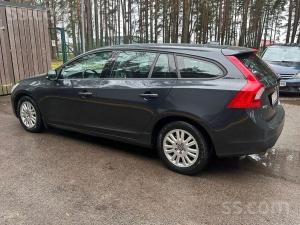 Grey Volvo V60 2011 in Riga, with an engine capacity of 2.00 L and mileage of 226 thousand km for 5290 €, photo 12 on AUTOMOTO.COM.LV