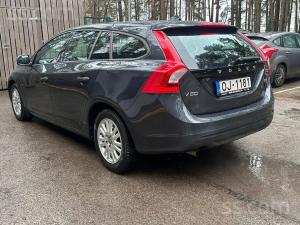 Grey Volvo V60 2011 in Riga, with an engine capacity of 2.00 L and mileage of 226 thousand km for 5290 €, photo 13 on AUTOMOTO.COM.LV