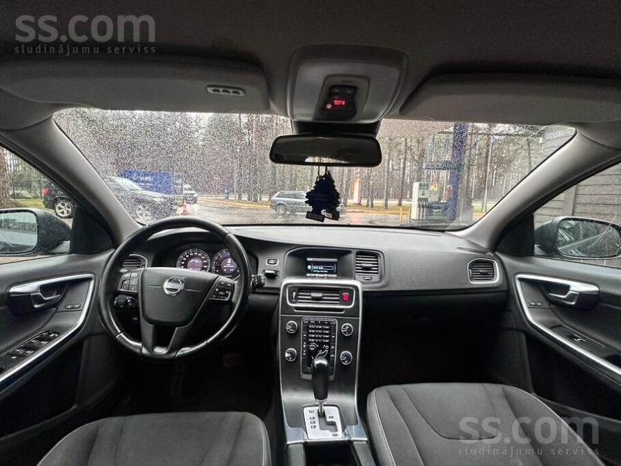 Grey Volvo V60 2011 in Riga, with an engine capacity of 2.00 L and mileage of 226 thousand km for 5290 €, photo 24 on AUTOMOTO.COM.LV