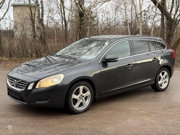Pelēks Volvo V60 2011 Ukmergė, ar dzinēja tilpumu 1.98 L un nobraukumu 330 tūkst. km par 4999 €, foto 1 vietnē AUTOMOTO.COM.LV